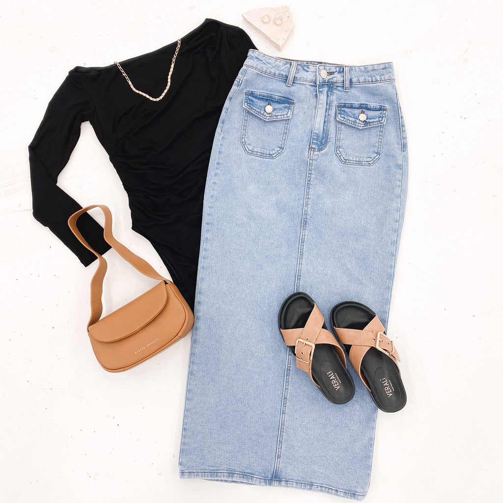 Look chic and modern in this - Jean Jail