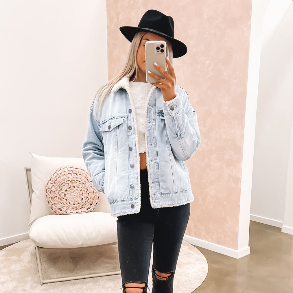 #327 Outfit Goals - Jean Jail