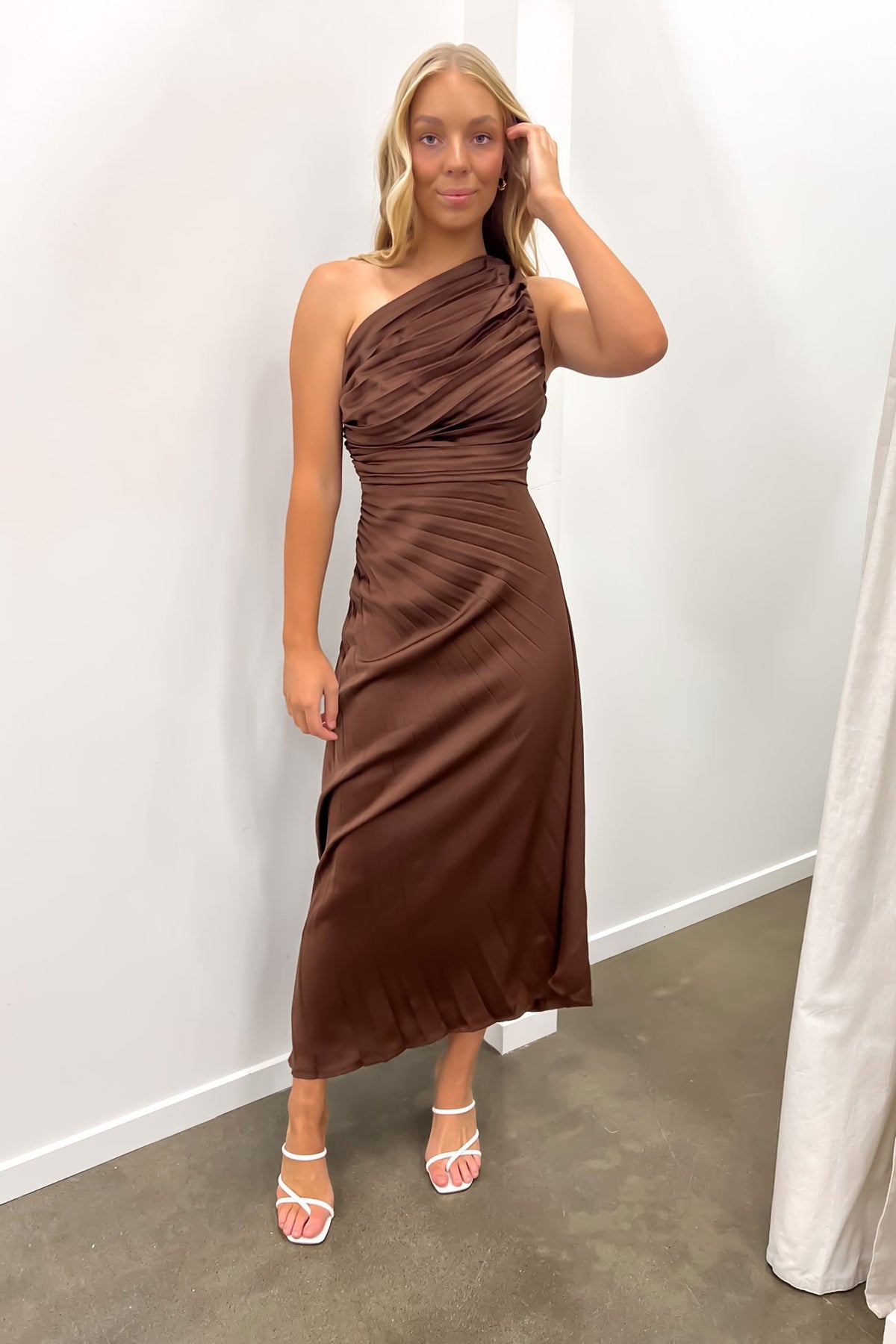 Caralee Midi Dress Chocolate - Jean Jail